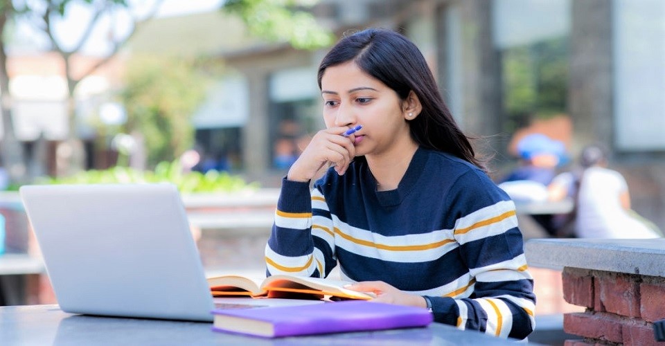 Benefits of Enrolling for Distance Learning Programs on Education ...